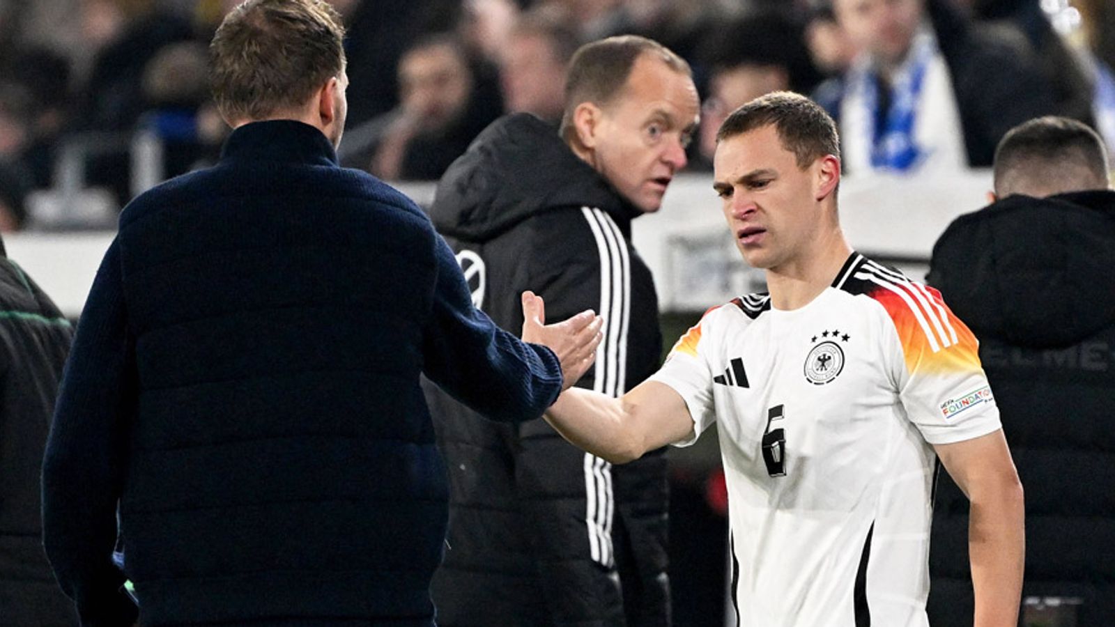 Der DFB gibt Entwarnung bei Joshua Kimmich nach Auswechslung | Fußball ...