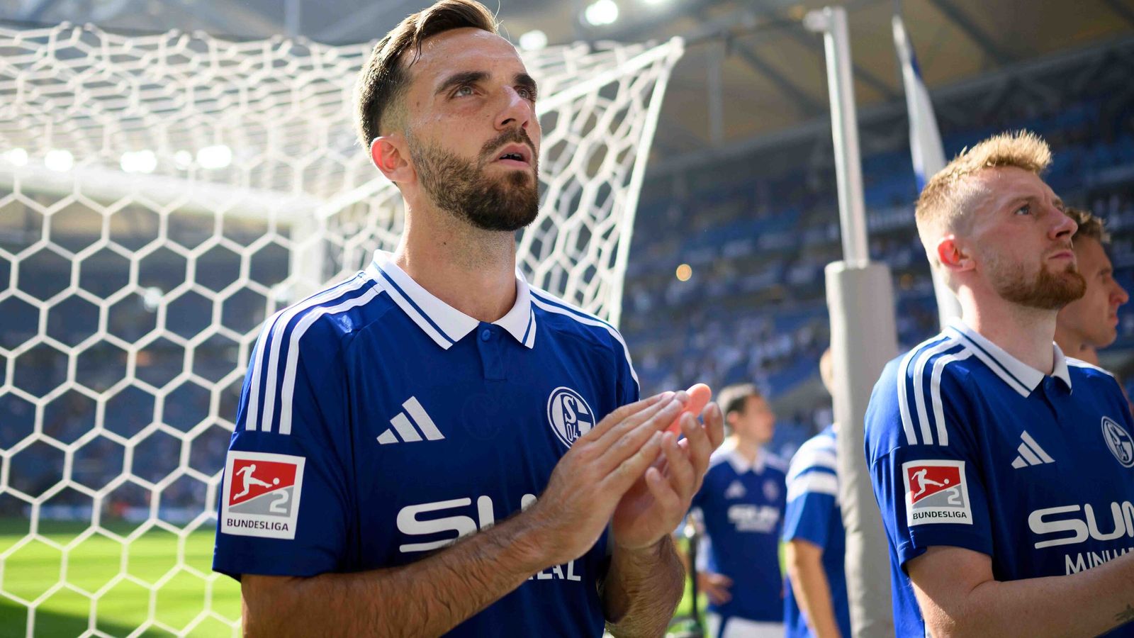 Schalkes Kenan Karaman im Interview über Saison, Fans & Ziele | Fußball ...