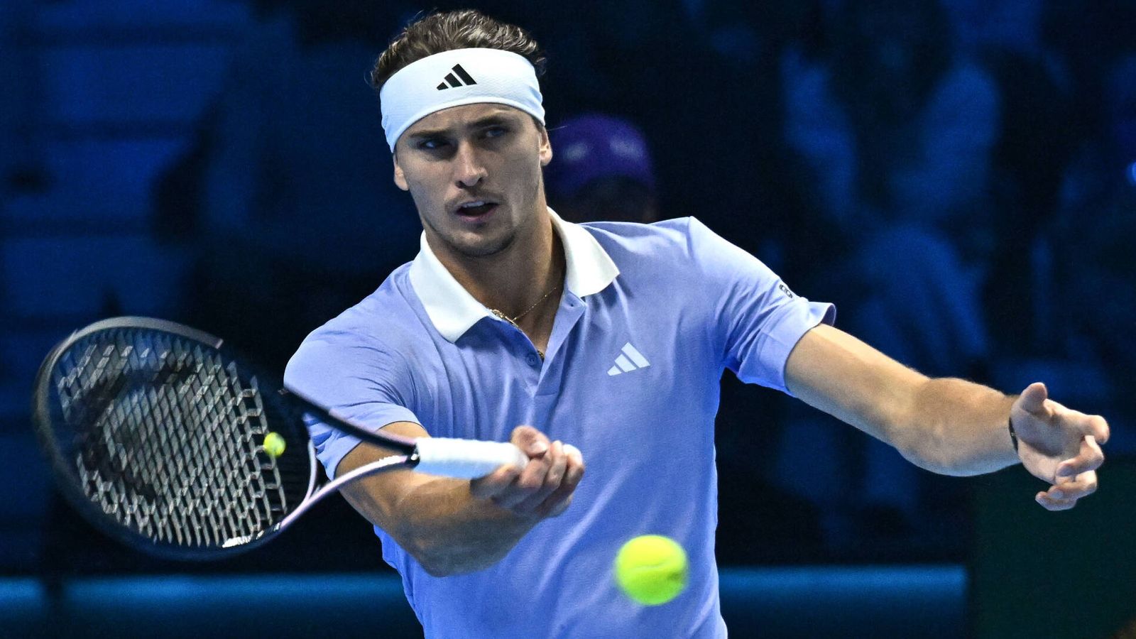 Alexander Zverev steht bei ATP-Finals nach Sieg gegen Alcaraz im Halbfinale | Tennis News | Sky ...