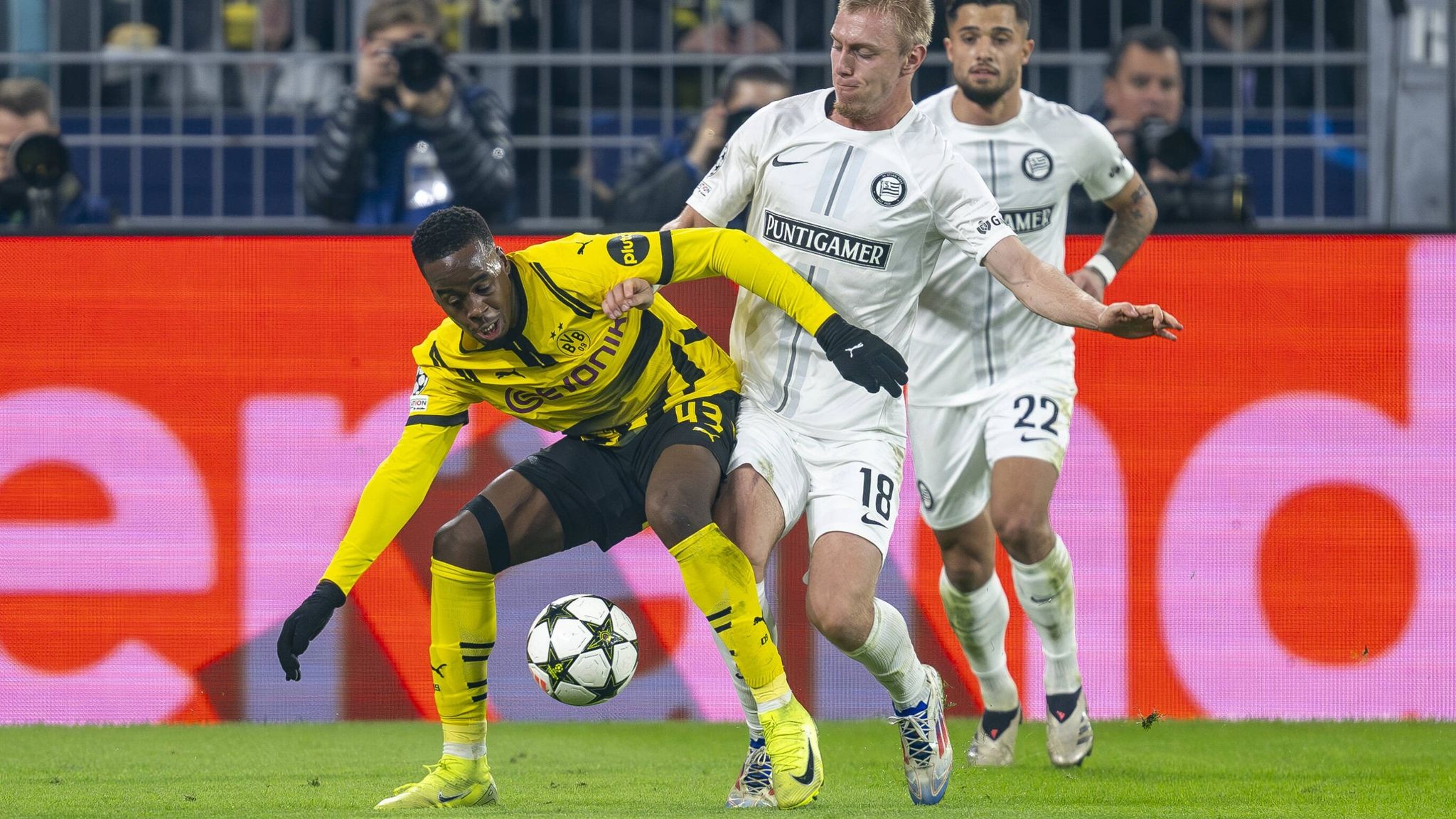 Can und Schlotterbeck überzeugen in der BVB-Innenverteidigung | Fußball ...