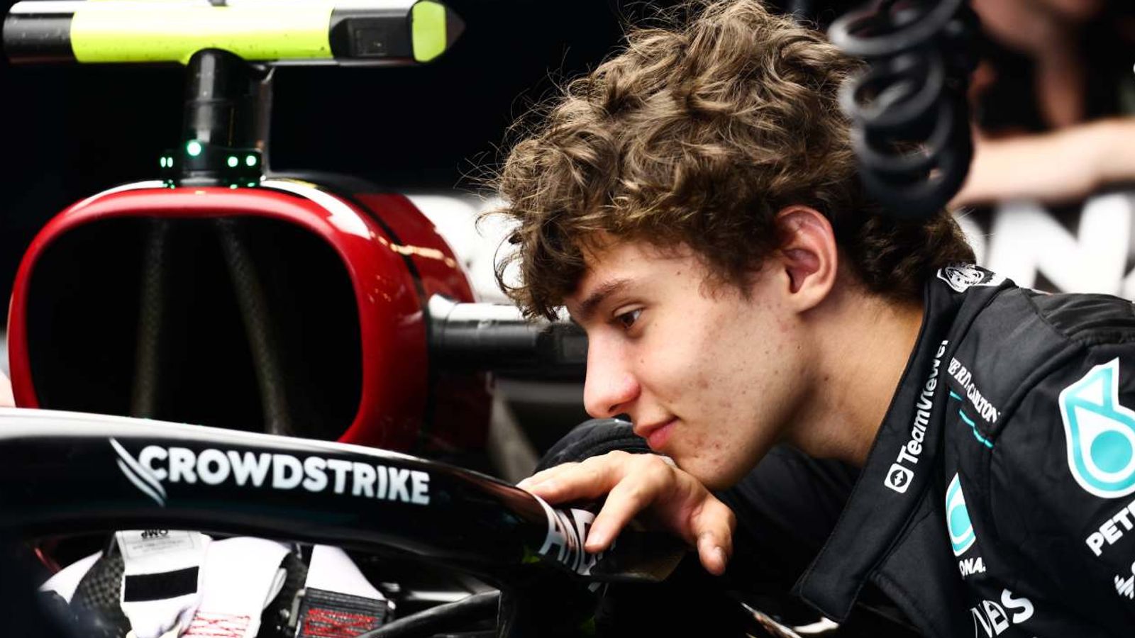 Holt Mercedes Carlos Sainz als Ersatz für Kimi Antonelli? | Formel 1 ...