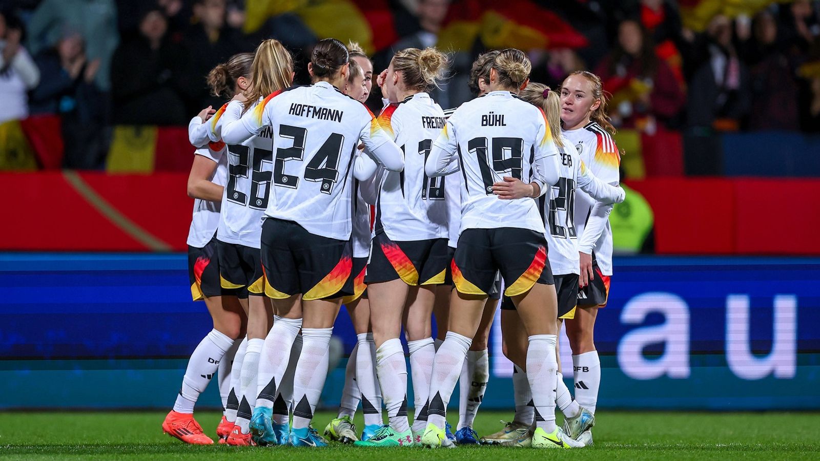 DFB-Frauen LIVE: Alle Infos zur Übertragung der Spiele im TV & Stream | Fußball News | Sky Sport
