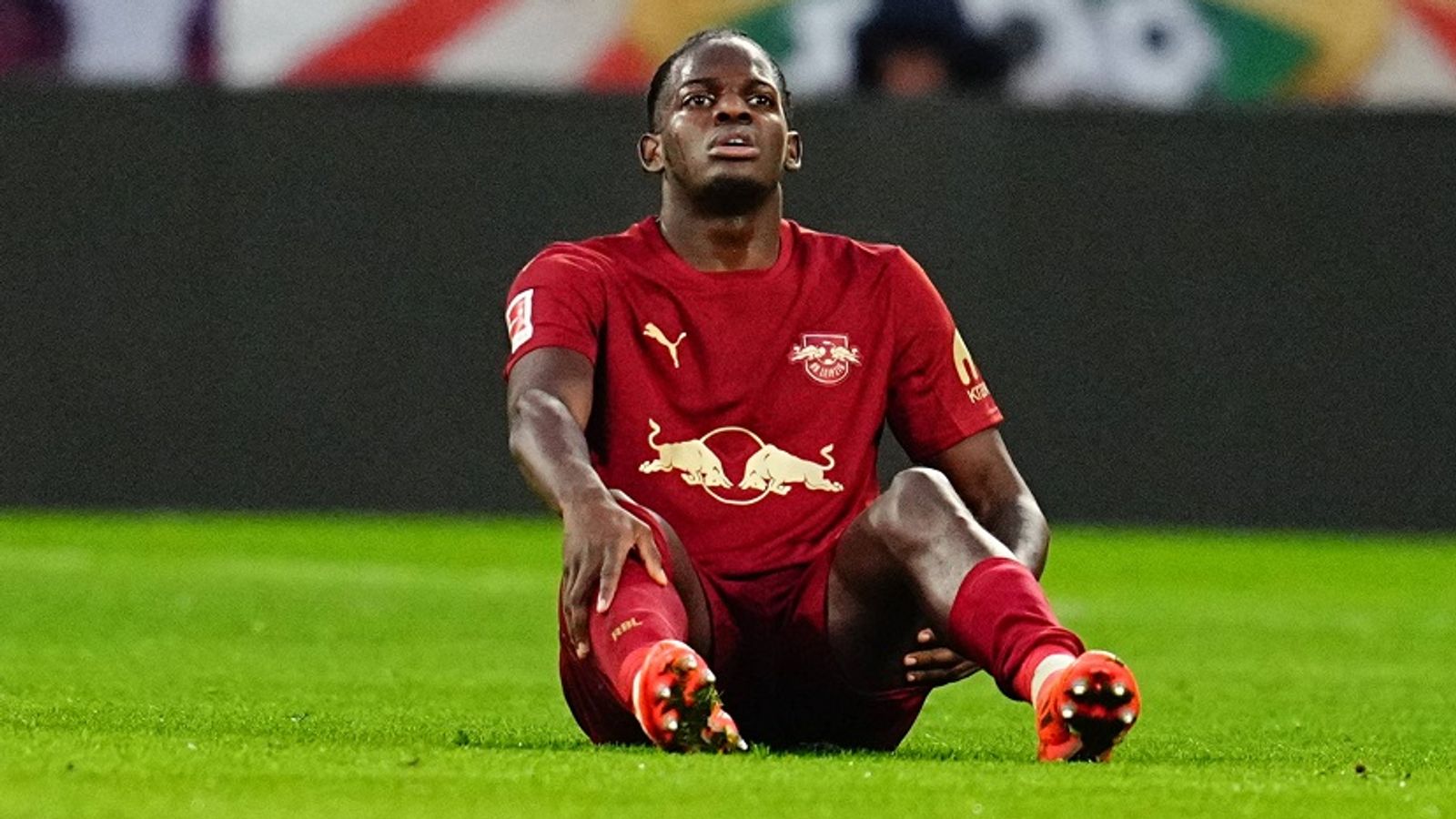 Castello Lukeba fällt bei RB Leipzig monatelang verletzt aus | Fußball ...