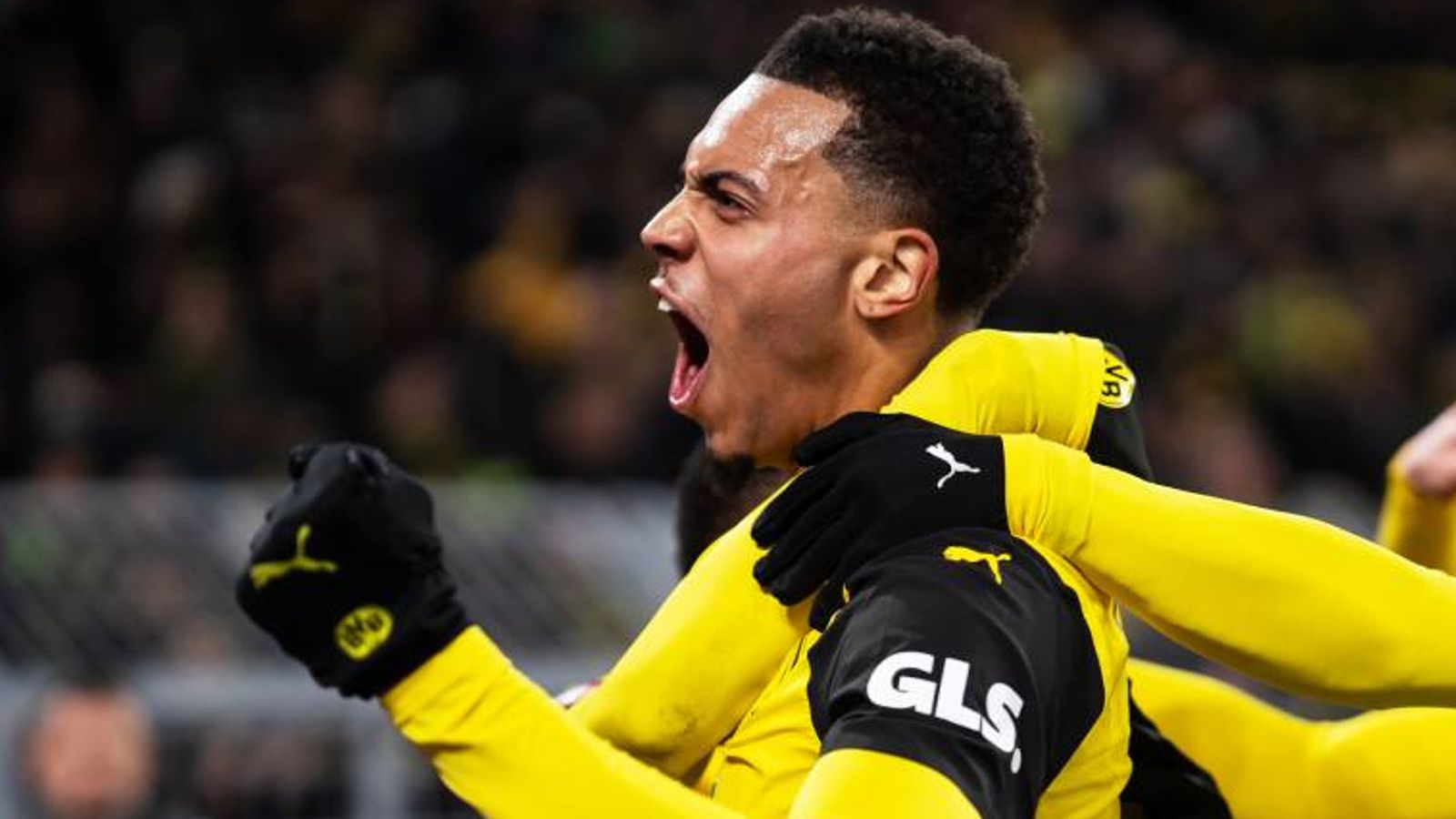 Felix Nmecha überzeugt beim BVB im Klassiker mit einer guten Leistung ...