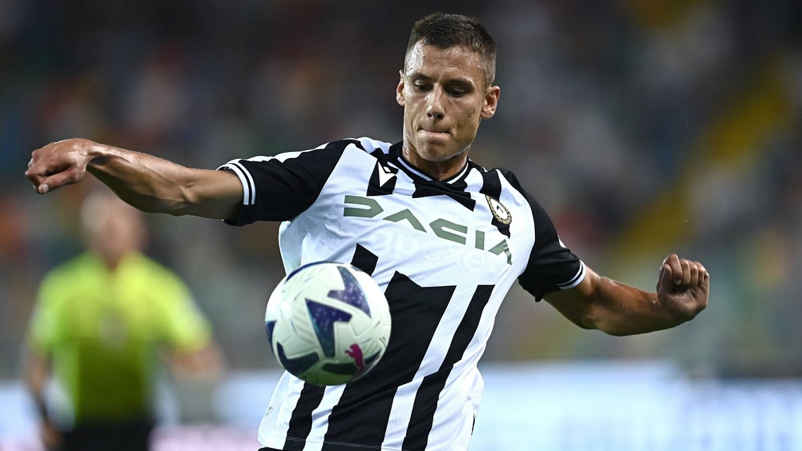 Eintracht Braunschweig verpflichtet mit Filip Benkovic einen neuen Innenverteidiger | Fußball ...