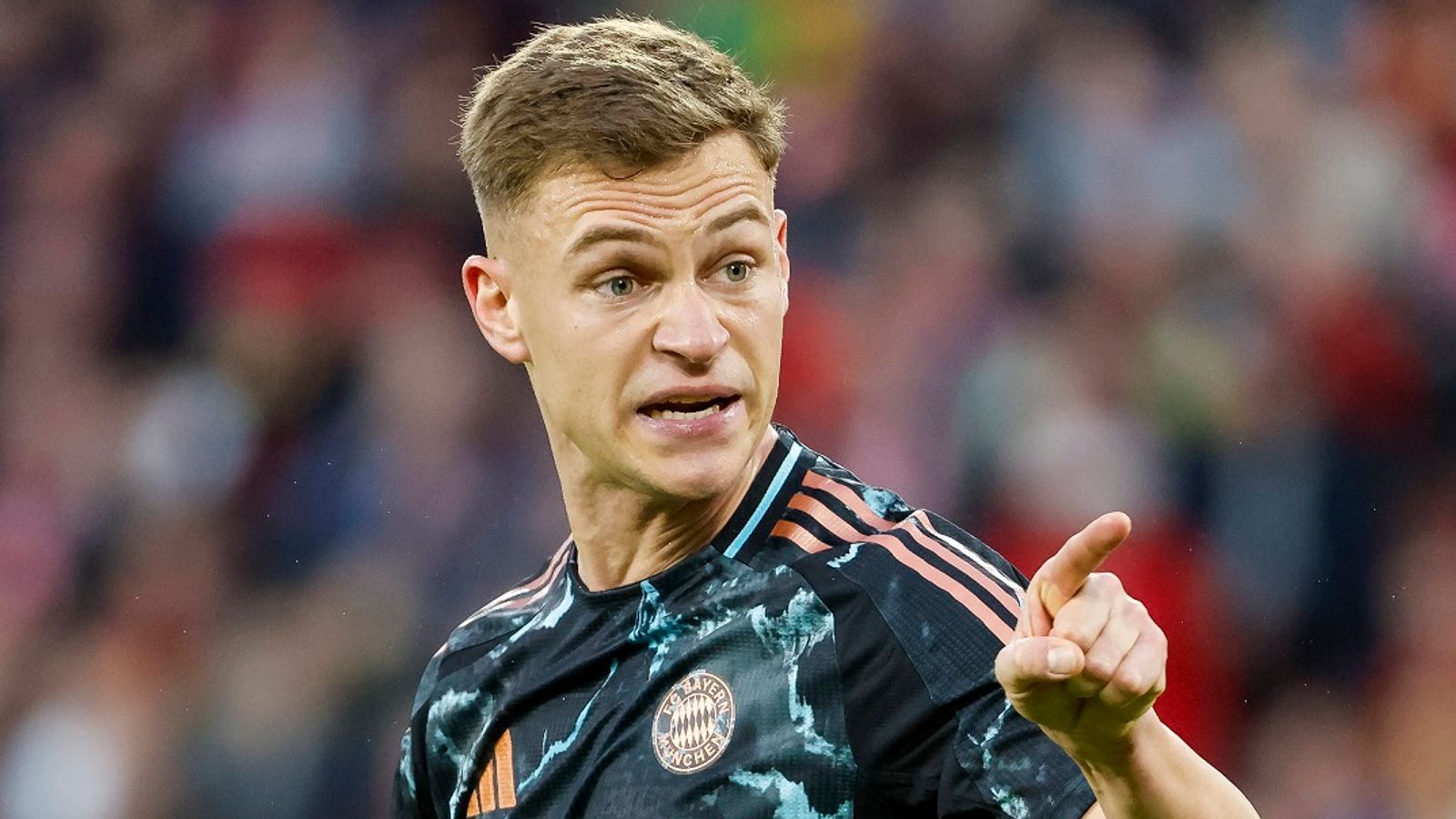 Joshua Kimmich weiter in Bayern-Gesprächen - FC Liverpool mit Interesse ...