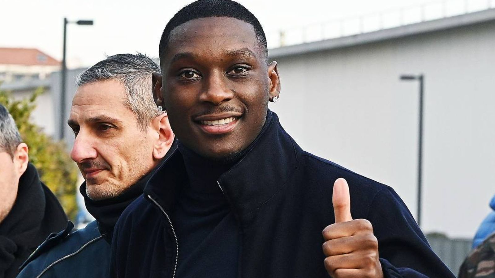 Thiago Motta bestätigt den Wechsel von Kolo Muani zu Juventus ...