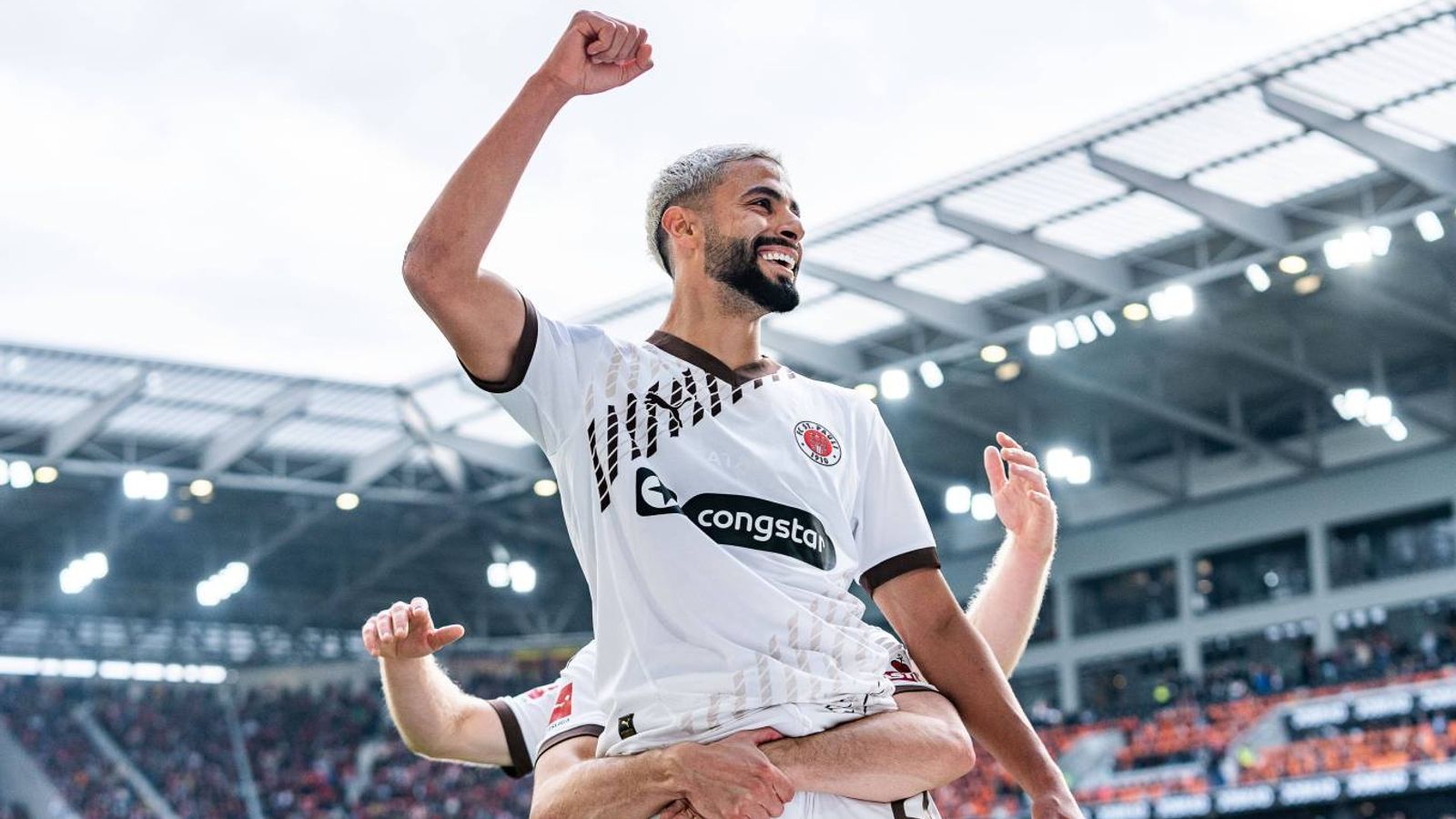 FC Augsburg verpflichtet Elias Saad vom FC St. Pauli | Fußball News ...