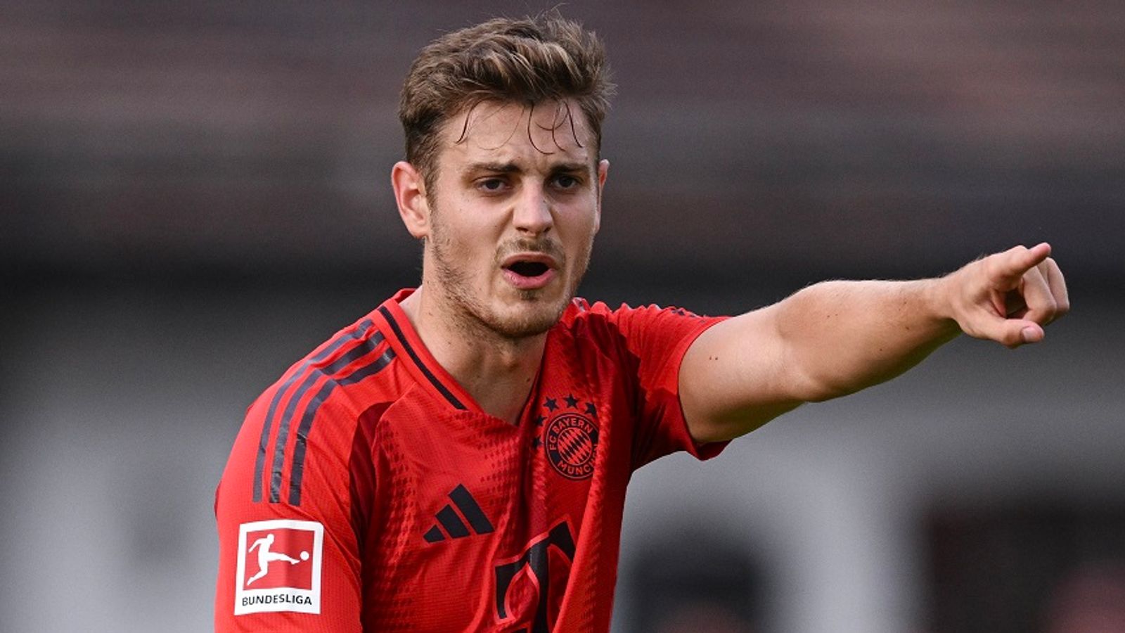 Josip Stanisic beim FC Bayern nach langer Verletzung gleich ein ...