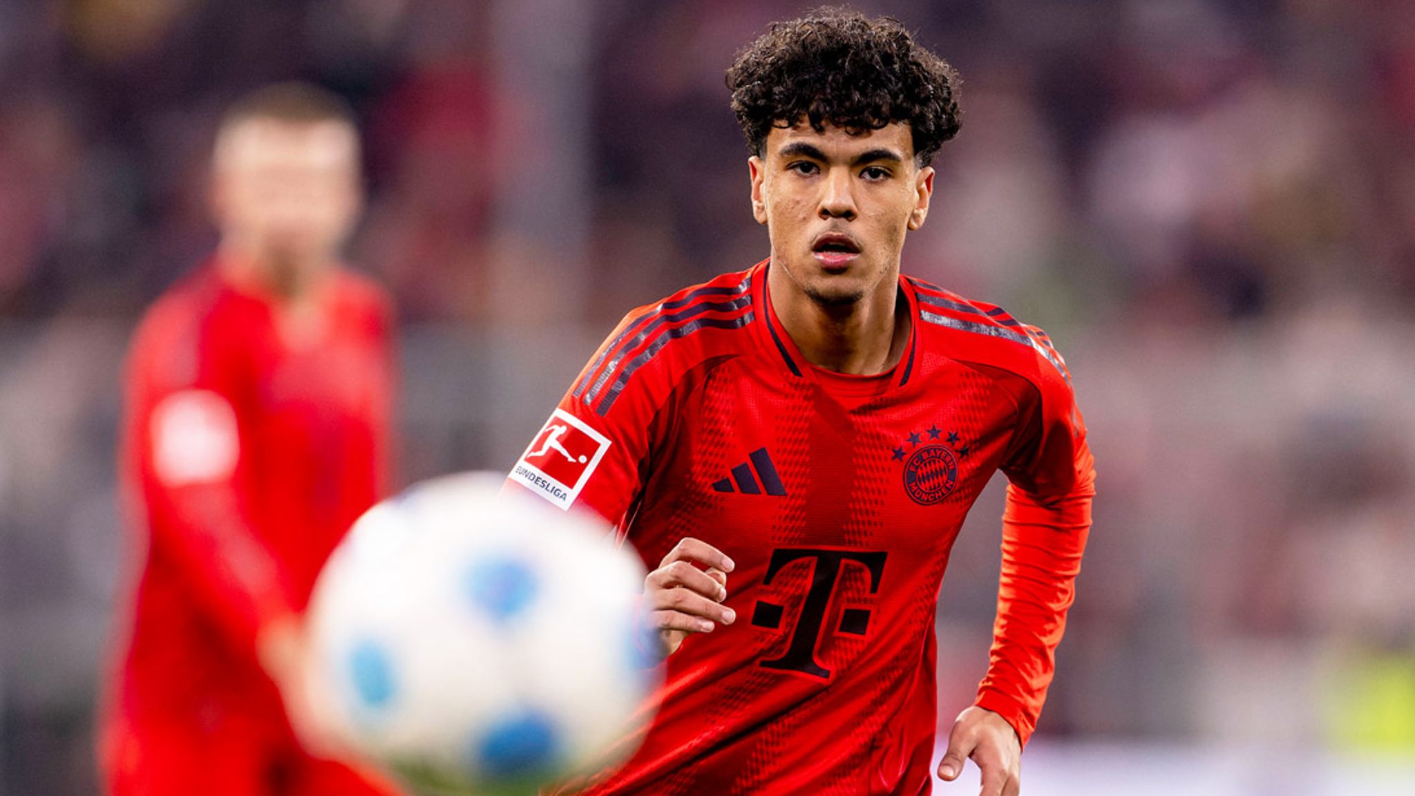 Adam Aznou will den FC Bayern verlassen | Transfer Centre News | Sky Sport