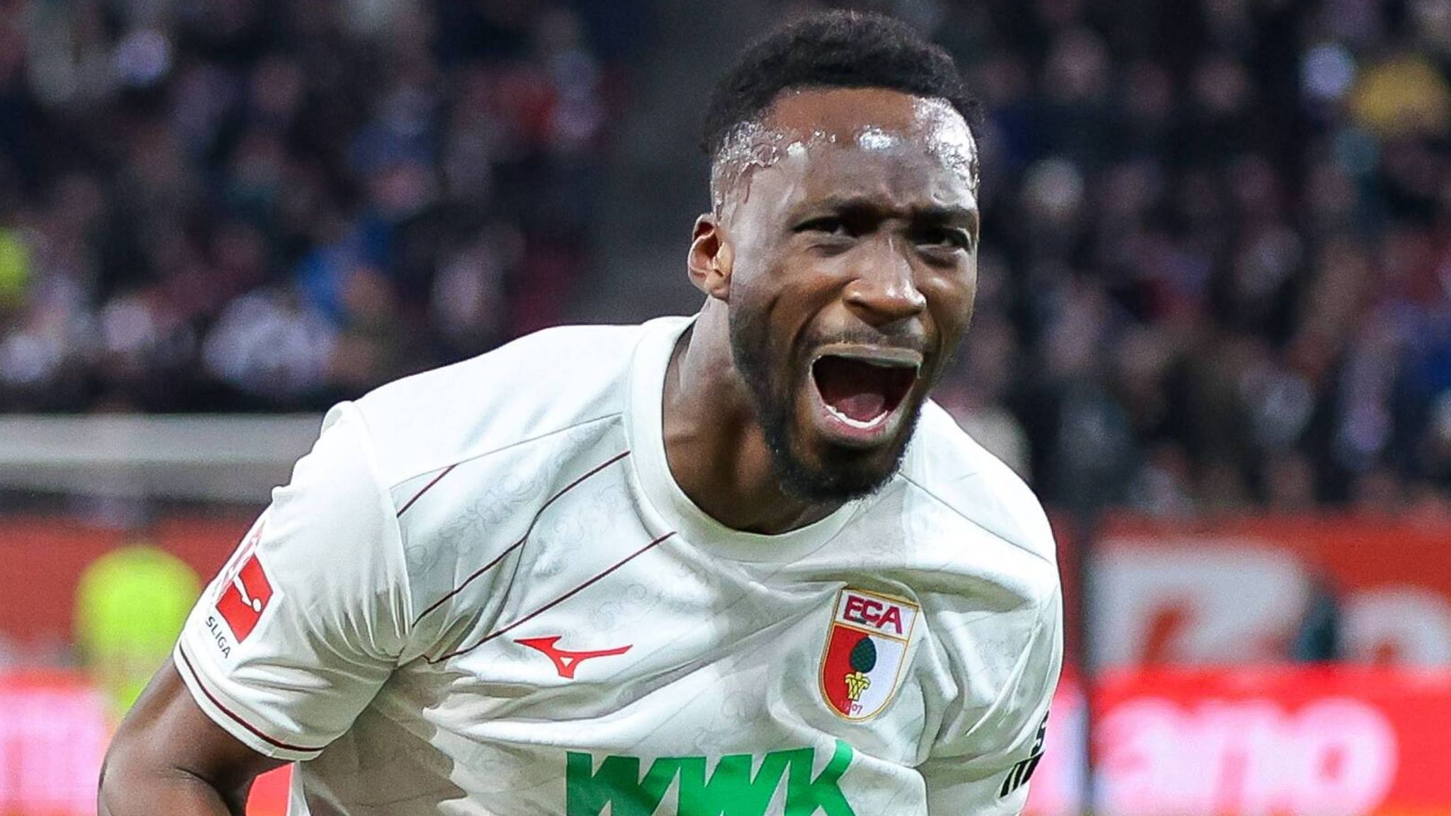 FC Augsburg zieht Kaufoption bei Chrislain Matsima | Fußball News | Sky ...