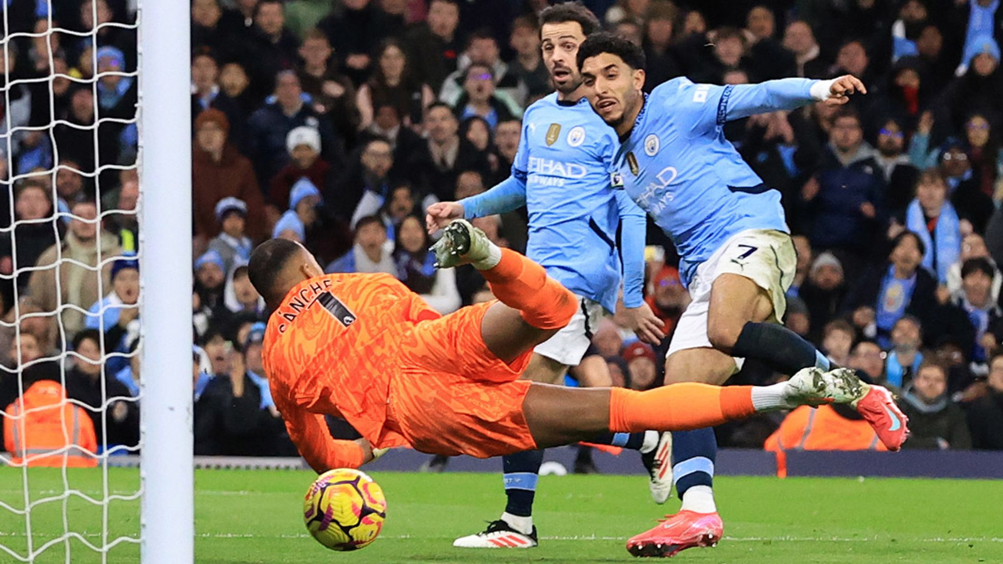 Omar Marmoush feiert gelungenen Einstand bei Manchester City | Fußball News | Sky Sport