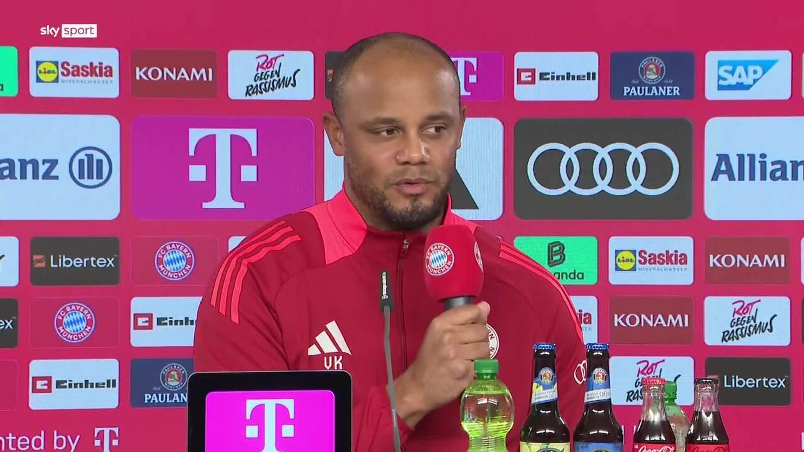 Vincent Kompany spricht über Kader für Spiel des FC Bayern gegen Werder ...