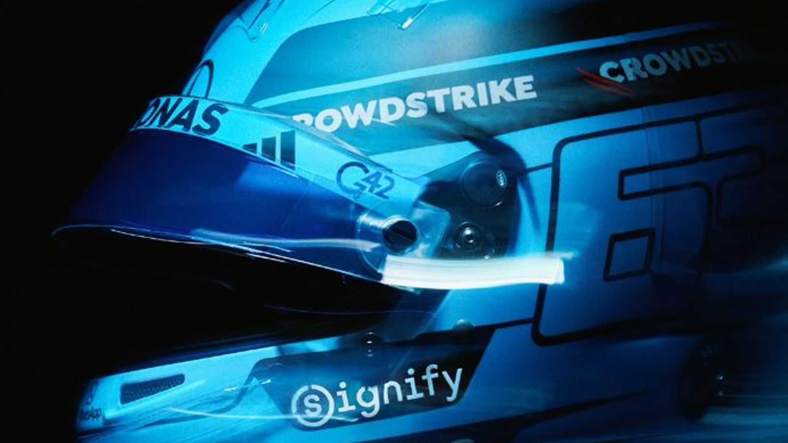 Mercedes F1-Team präsentiert neue Adidas-Teamkleidung | Formel 1 News ...