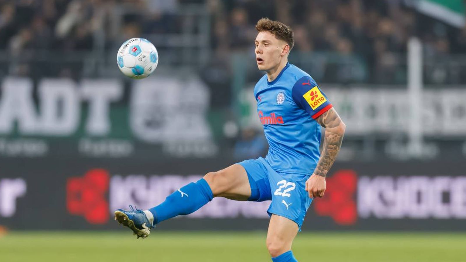 Nicolai Remberg hat seinen Vertrag bei Holstein Kiel verlängert ...