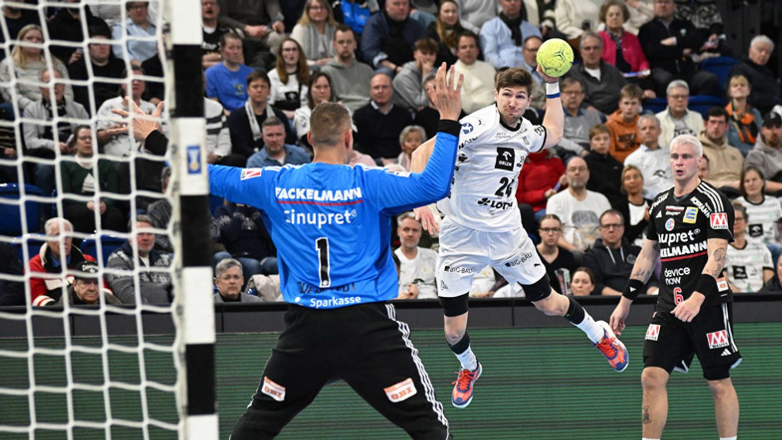 THW Kiel besiegt den HC Erlangen in der Handball-Bundesliga | Handball News | Sky Sport