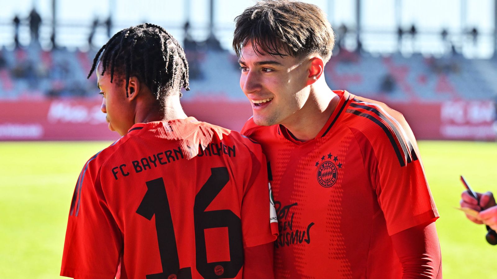 Bayern-Talente Javi Fernandez und Wisdom Mike verletzt | Fußball News ...