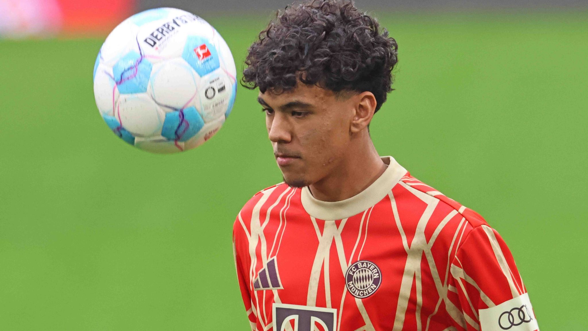 Adam Aznou wechselt auf Leihbasis vom FC Bayern zu Real Valladolid ...