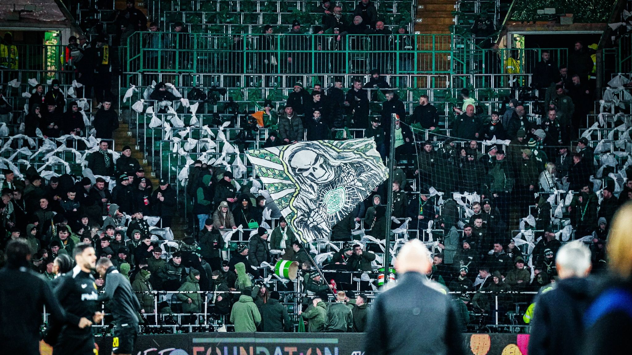 UEFA lässt Fans von Celtic Glasgow gegen Bayern München in der CL zu ...