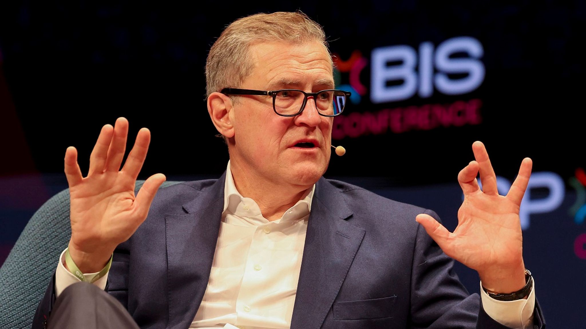 Bayern-Boss Jan-Christian Dreesen kritisiert die Bundesliga-Klubs wegen ...