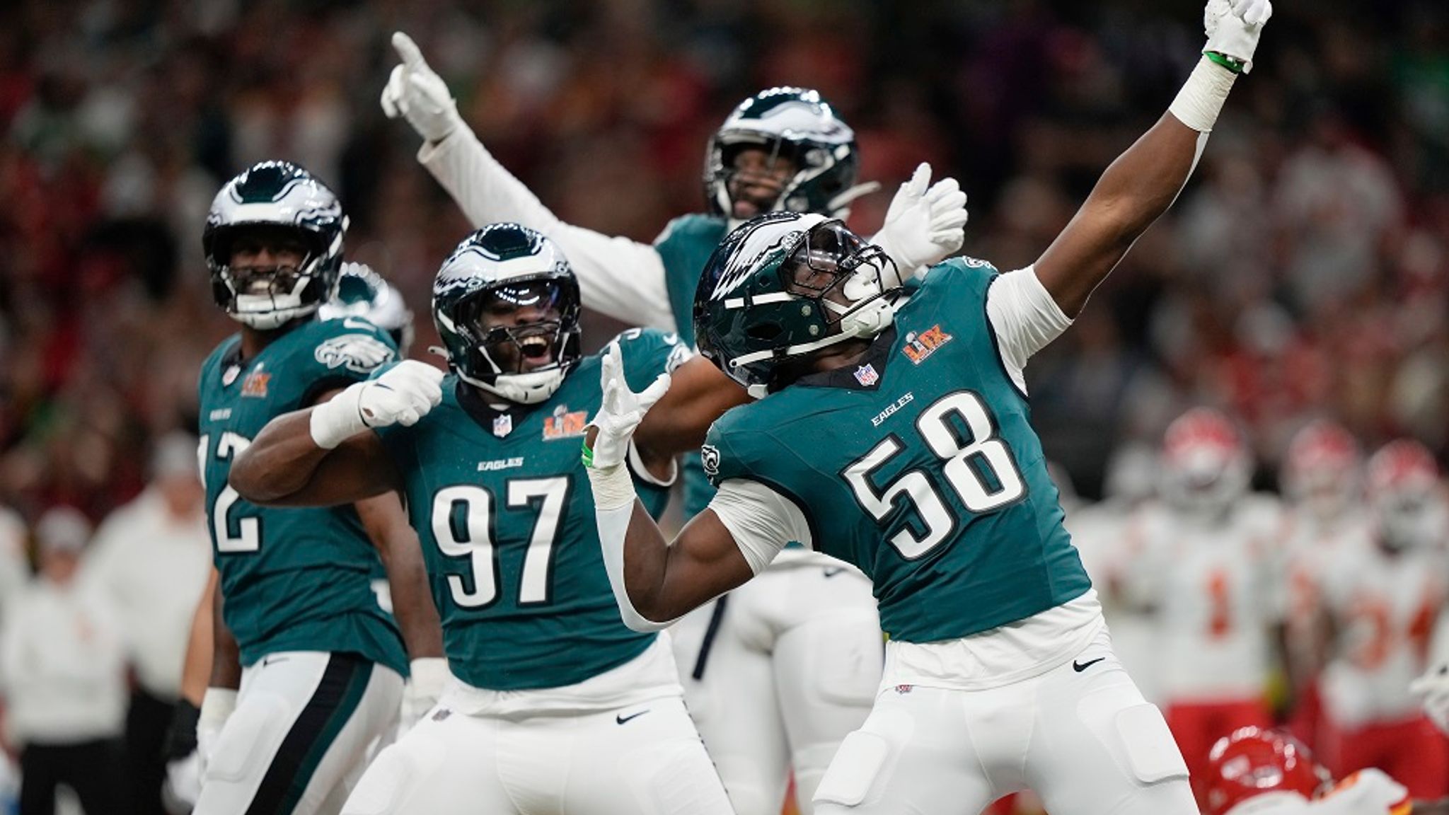 Die Philadelphia Eagles gewinnen den Super Bowl LIV gegen die Kansas ...