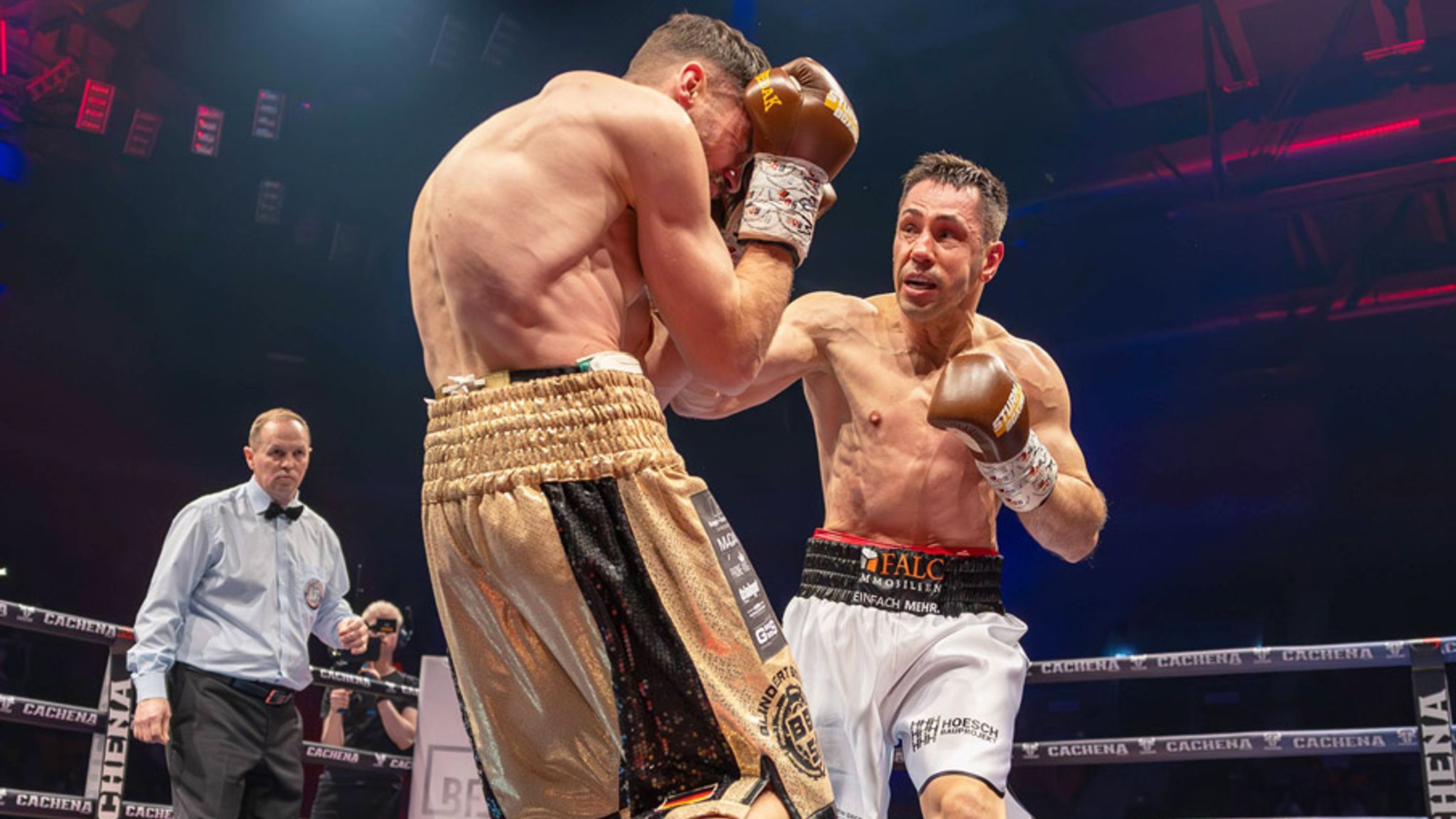 Felix Sturm bezwingt Benjamin Blindert beim Box-Comeback | Boxen News ...