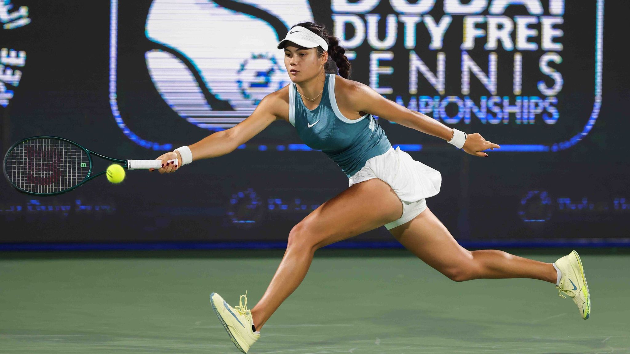 Polizei nimmt Stalker von Emma Raducanu in Dubai fest | Tennis News ...