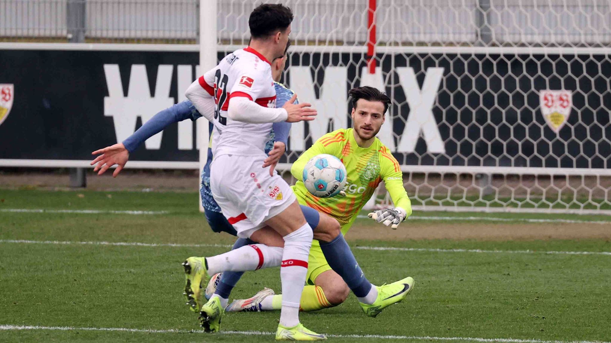 Diant Ramaj wechselt von Ajax Amsterdam zu Borussia Dortmund | Transfer ...