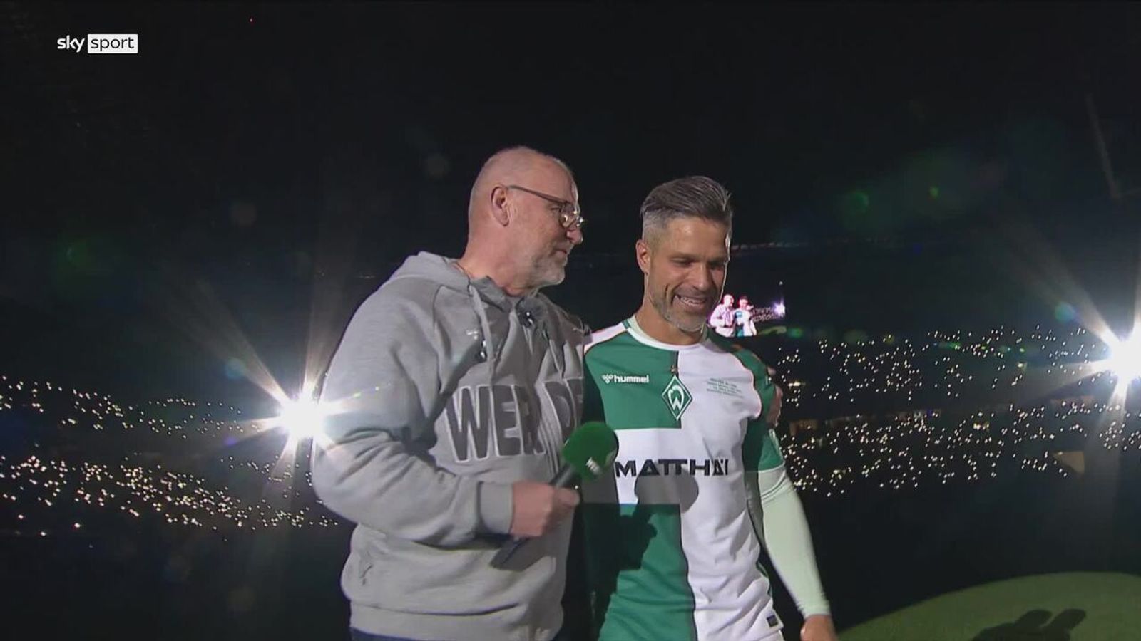 Wie Vater & Sohn: Thomas Schaaf verabschiedet Diego | Fußball News ...