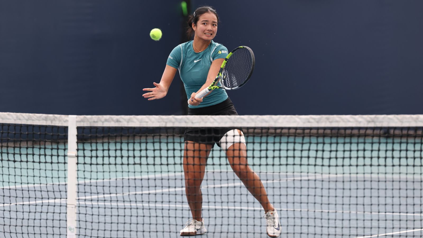 Alexandra Eala gewinnt in Miami sensationell gegen Iga Swiatek | Tennis ...