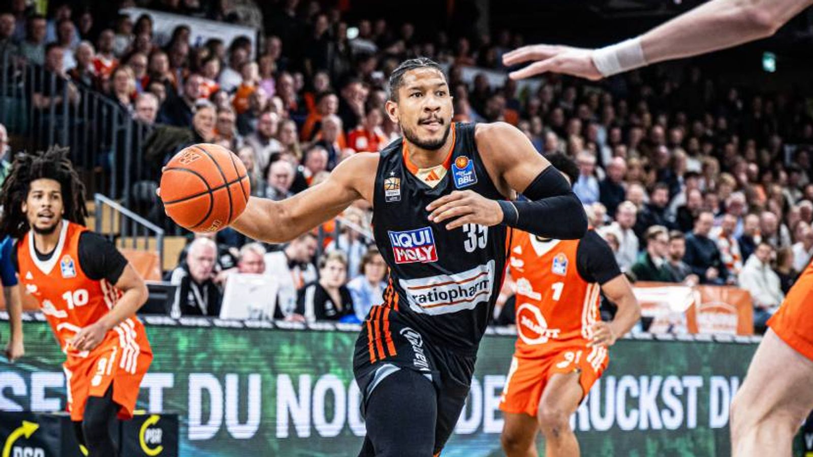 BBL-Spitzenreiter ratiopharm Ulm bleibt vor Bayern München | Basketball ...