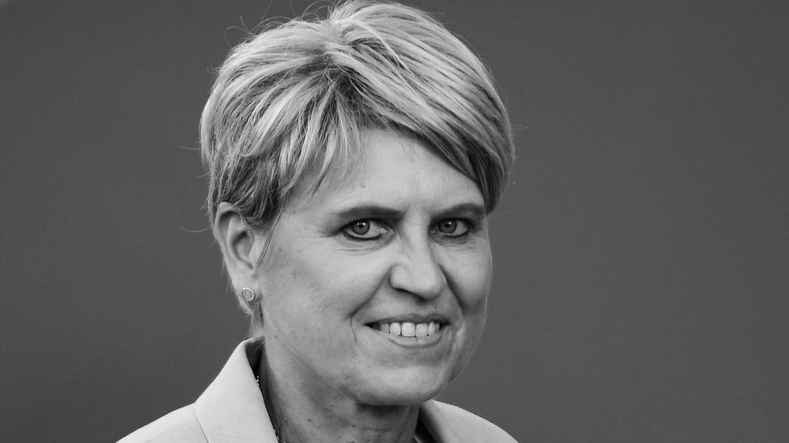 DFB trauert um Ex-Nationalspielerin Doris Fitschen | Fußball News | Sky ...