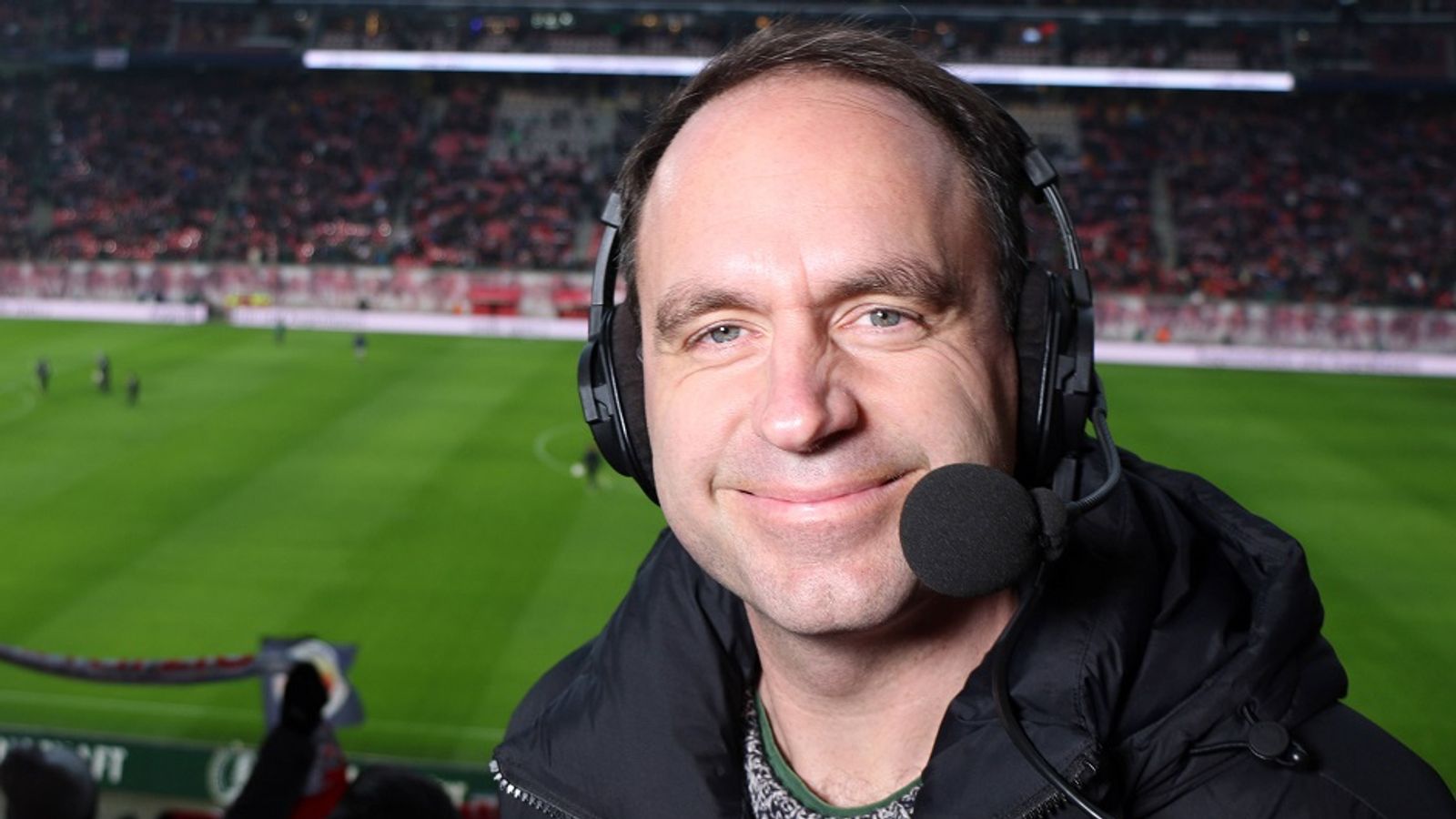 Sky Kommentator Jonas Friedrich verlängert langfristig | Fußball News ...