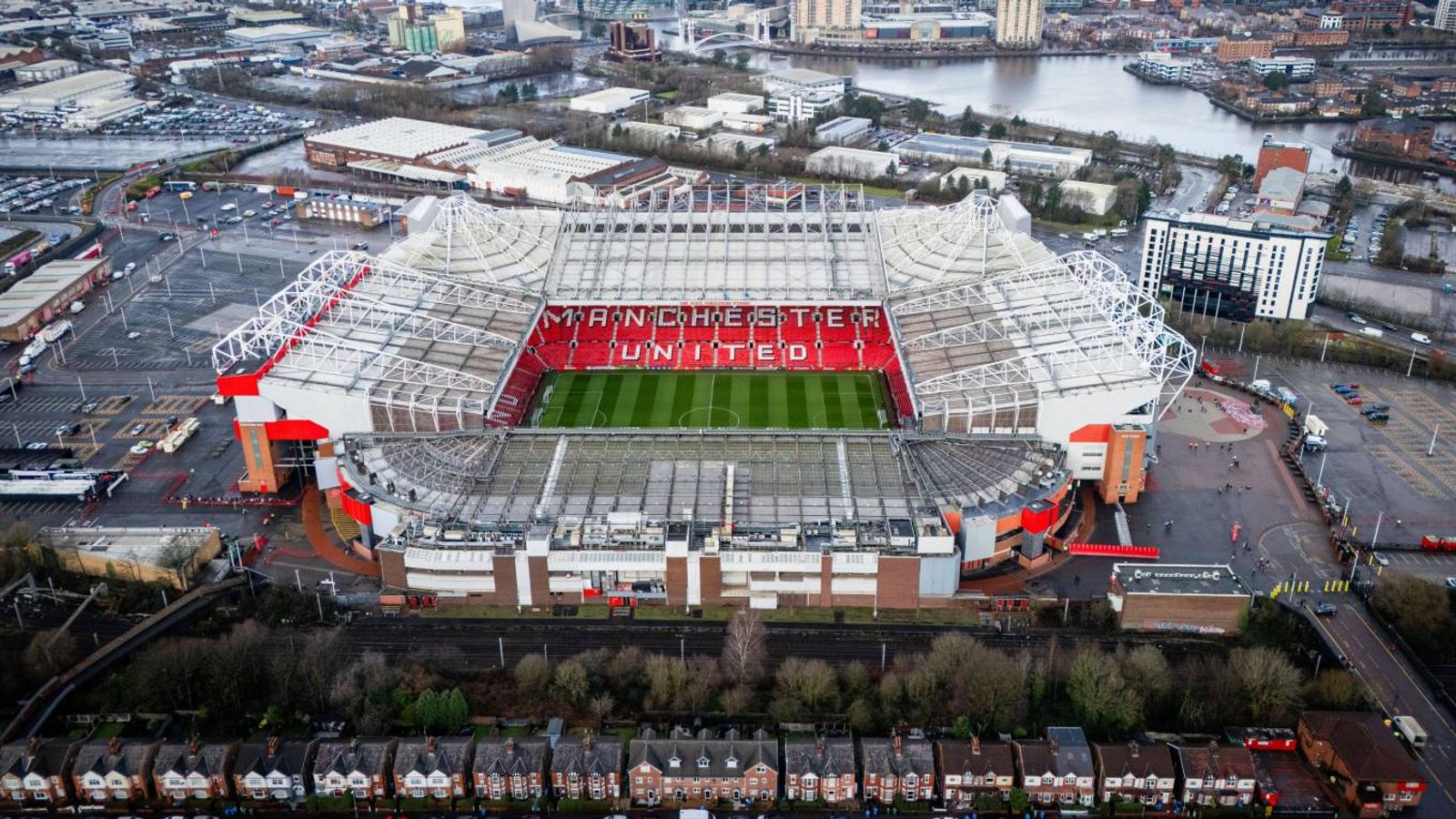 Manchester United plant neues Stadion mit 100.000 Plätzen | Fußball ...