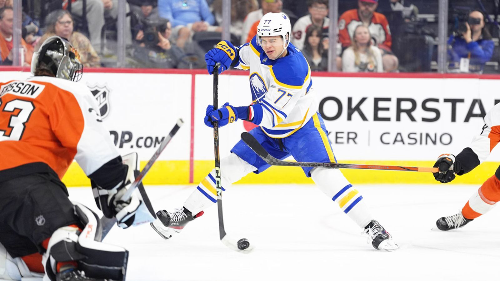 John-Jason Peterka verliert mit den Buffalo Sabres bei den Philadelphia ...