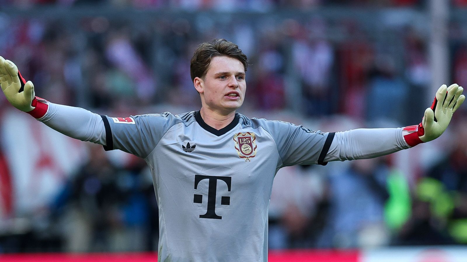 Bayern-Torhüter Jonas Urbig schon jetzt wichtig | Fußball News | Sky Sport