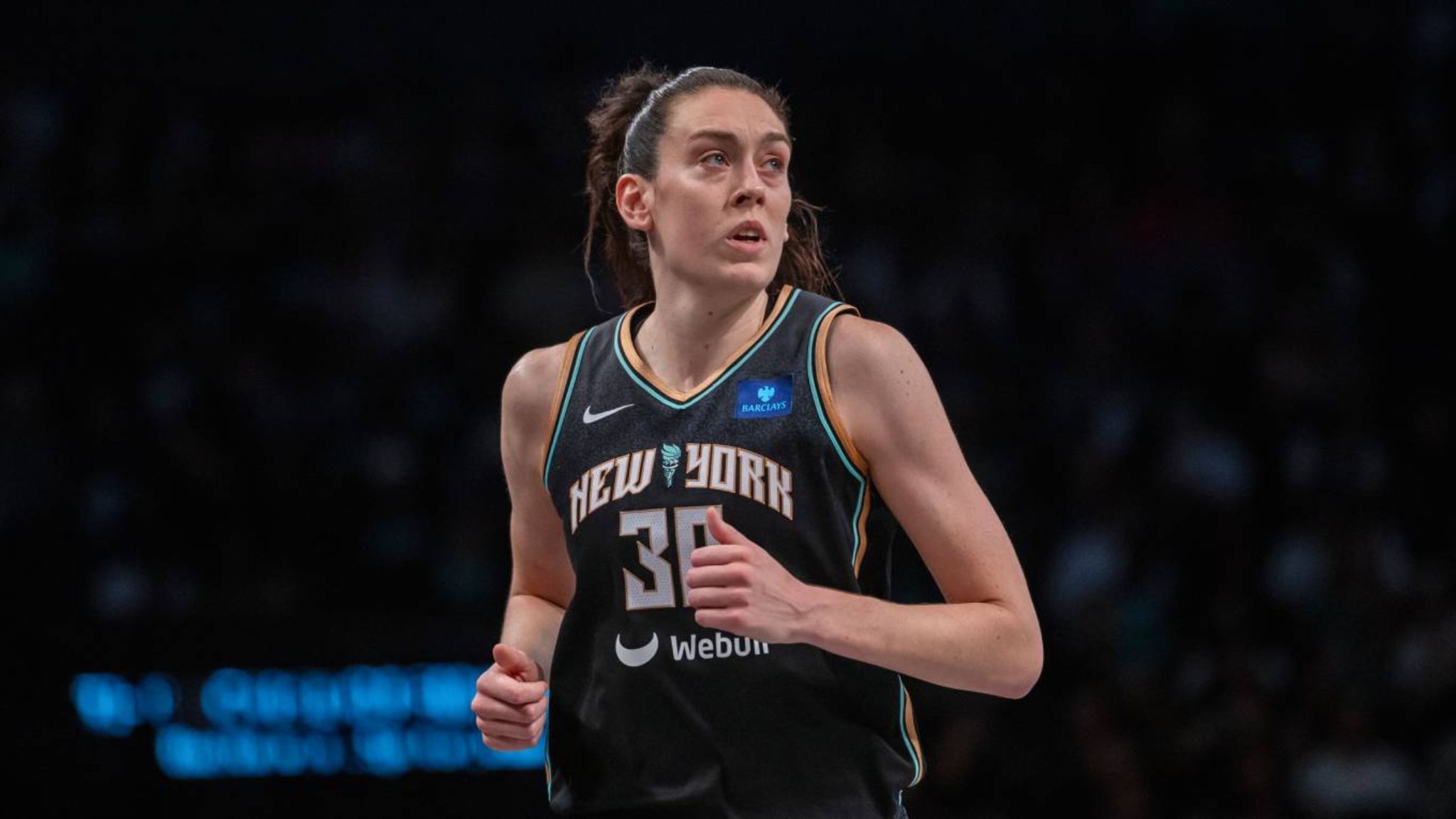 Breanna Stewart bleibt WNBA-Meister New York Liberty erhalten ...