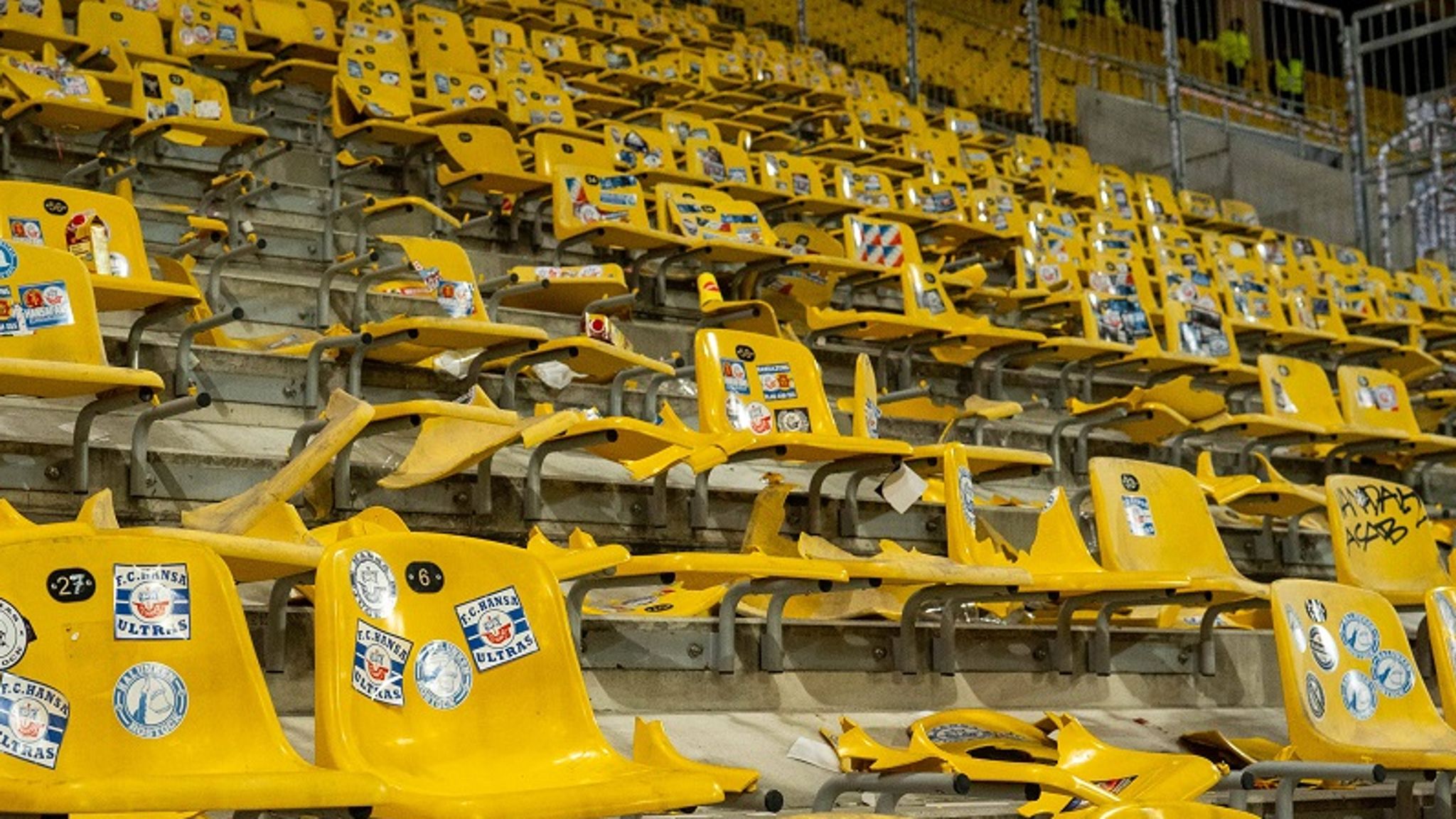 Hansa Rostock zieht nach Fan-Randalen Konsequenzen | Fußball News | Sky Sport