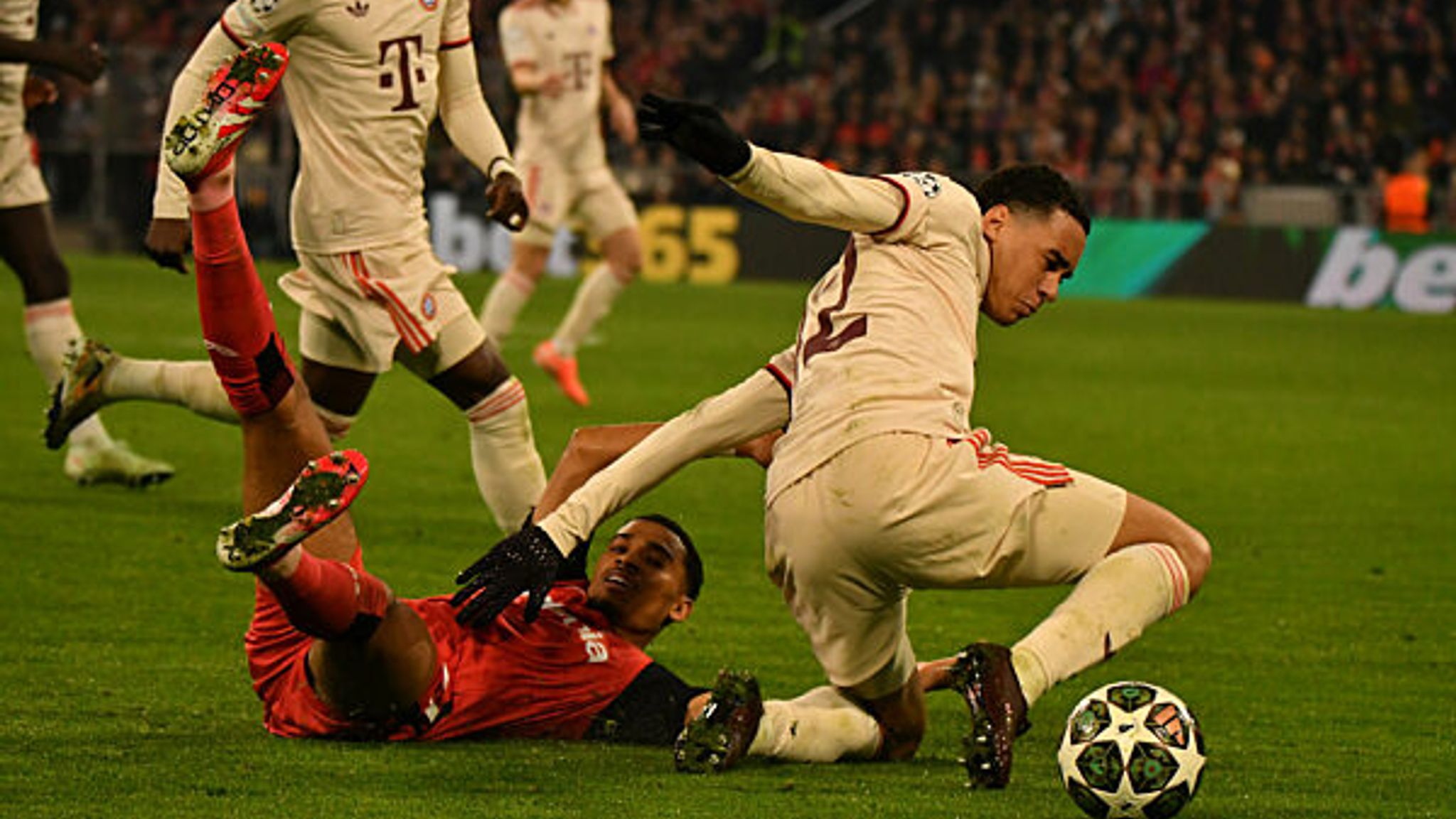 Bayer Leverkusen gegen FC Bayern HEUTE LIVE: Übertragung im TV & Stream | Fußball News | Sky Sport