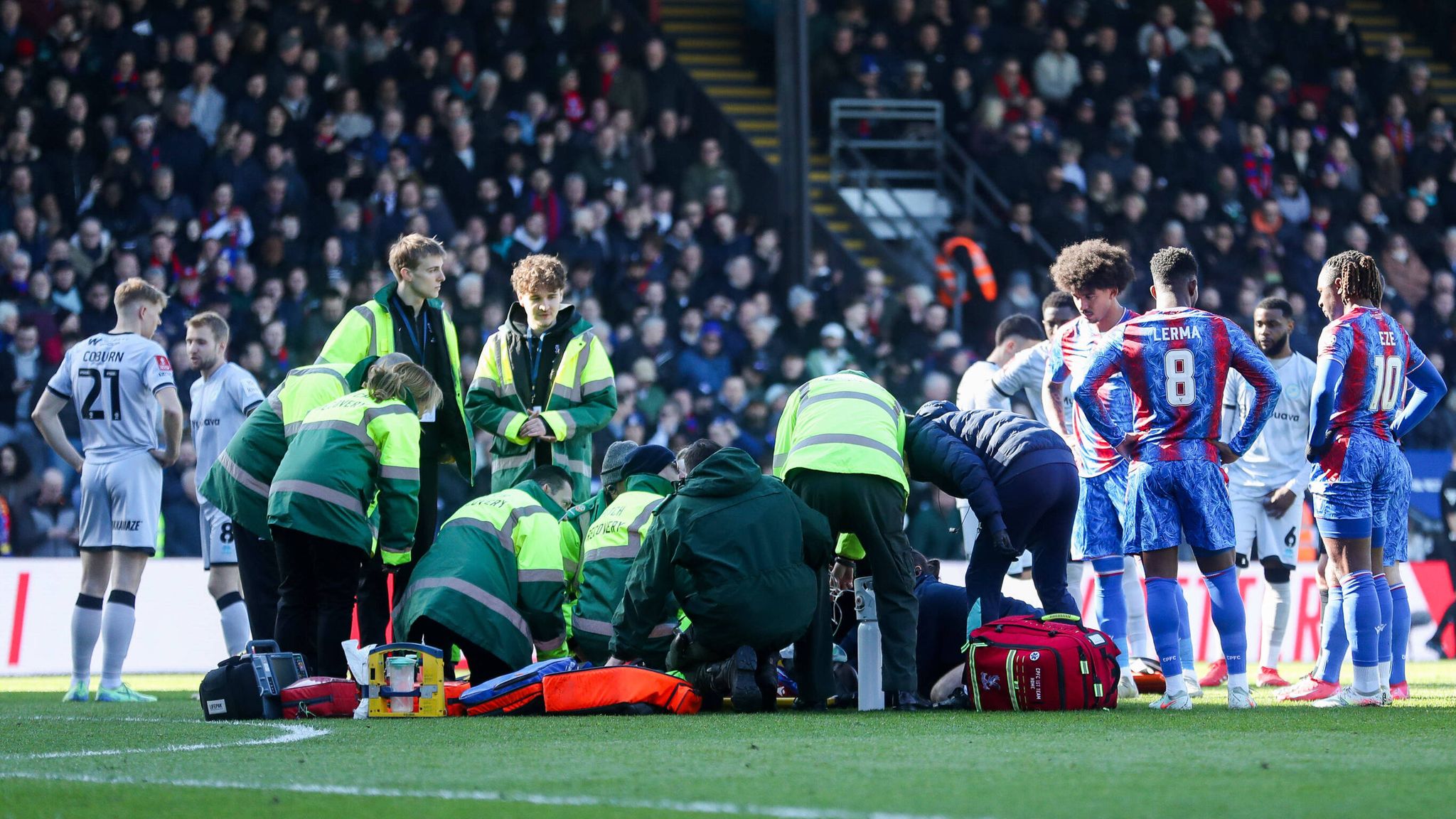 Horror-Foul bei Palace gegen Millwall an Jean-Philippe Mateta | Fußball ...