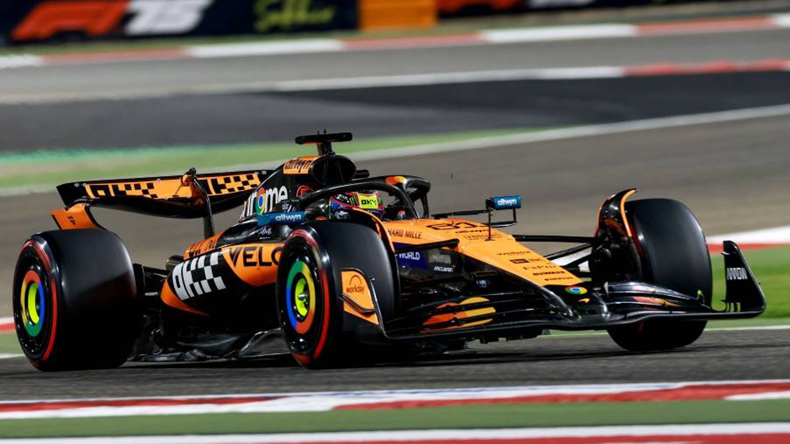 Oscar Piastri gewinnt den Großen Preis von Bahrain - Verstappen weit ...
