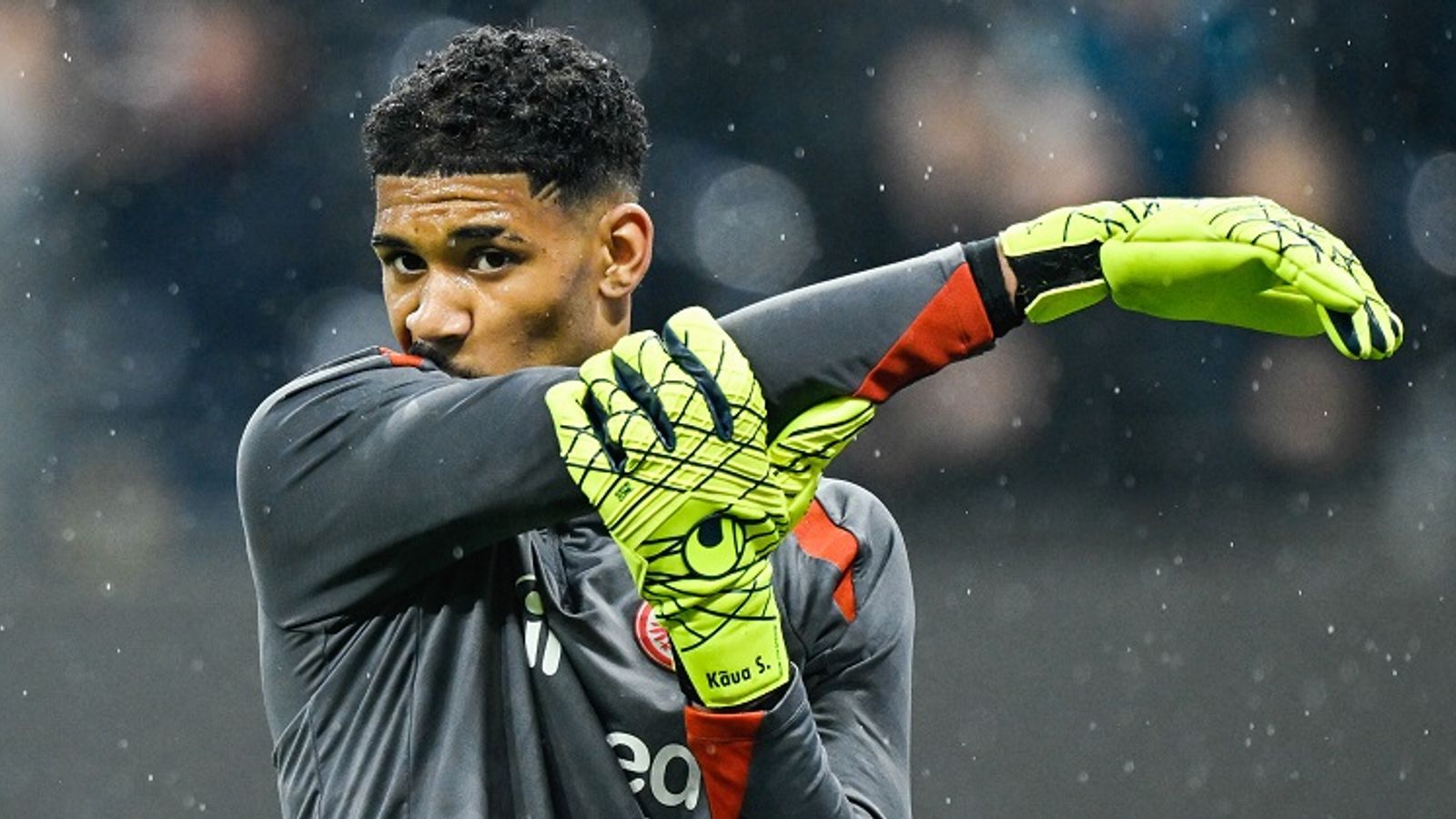 Santos und Burkardt bei Eintracht Frankfurt wieder fit - Mario Götze fällt aus | Fußball News ...