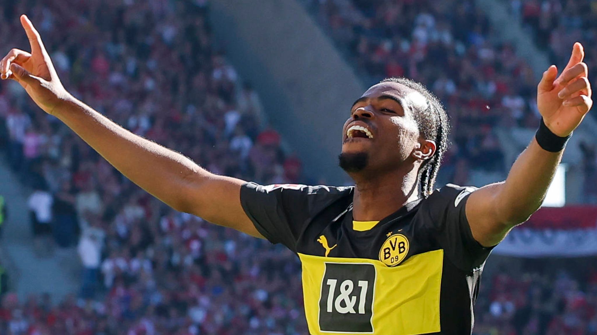 Carney Chukwuemeka begeistert beim BVB - ein Schlüssel für Weg nach Europa? | Fußball News | Sky ...