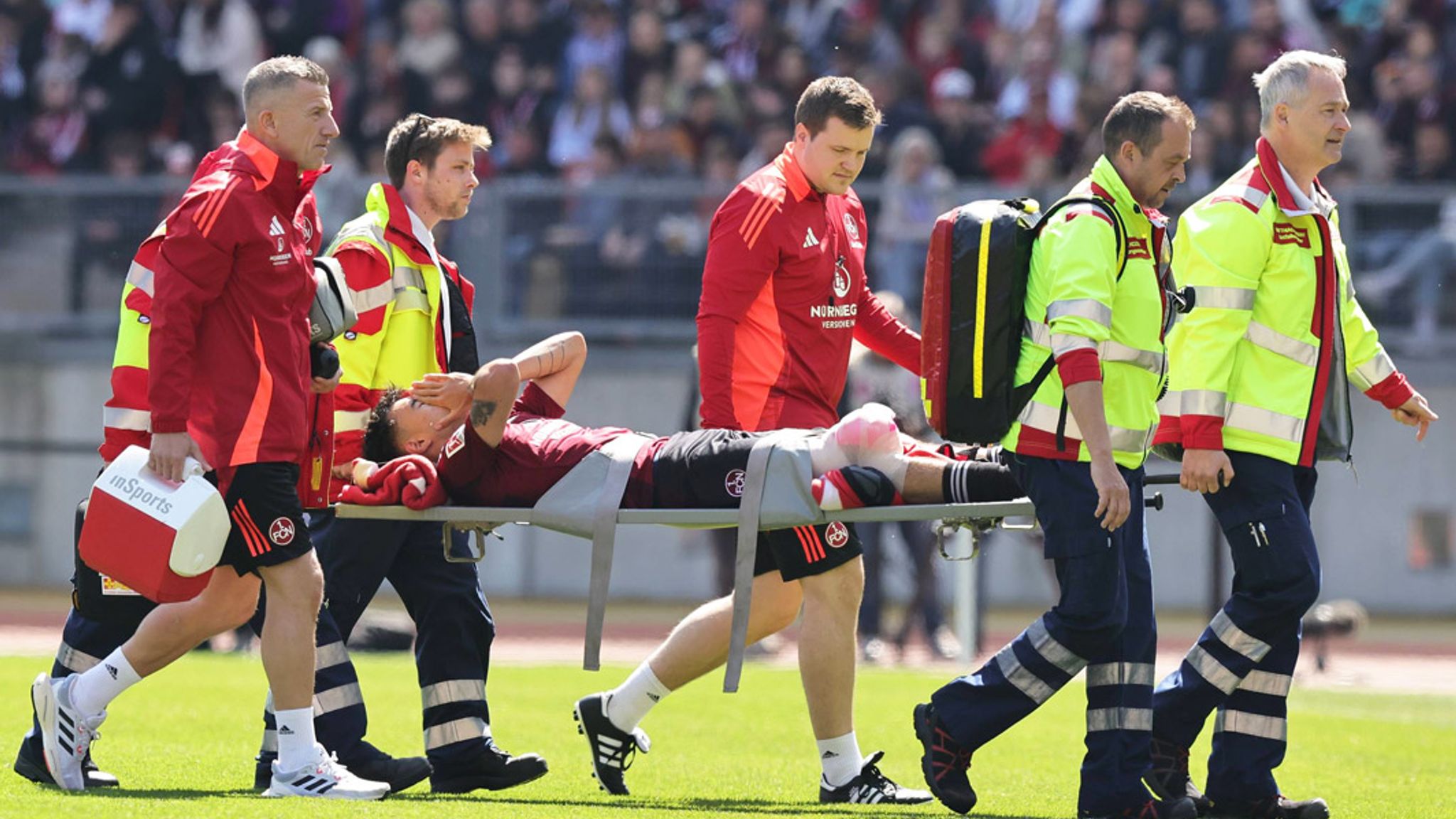Jens Castrop vom 1. FC Nürnberg fällt bis Saisonende verletzt aus ...