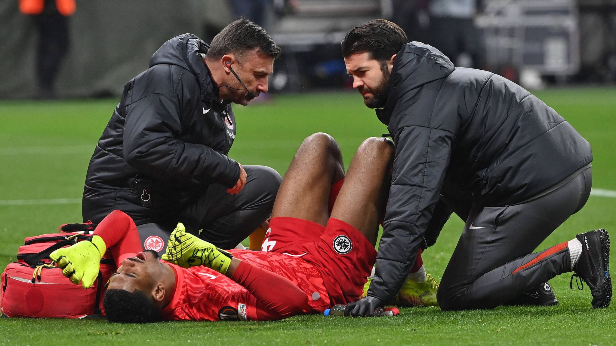Frankfurt-Torwart Kaua Santos erleidet Kreuzbandriss - auch Götze ...