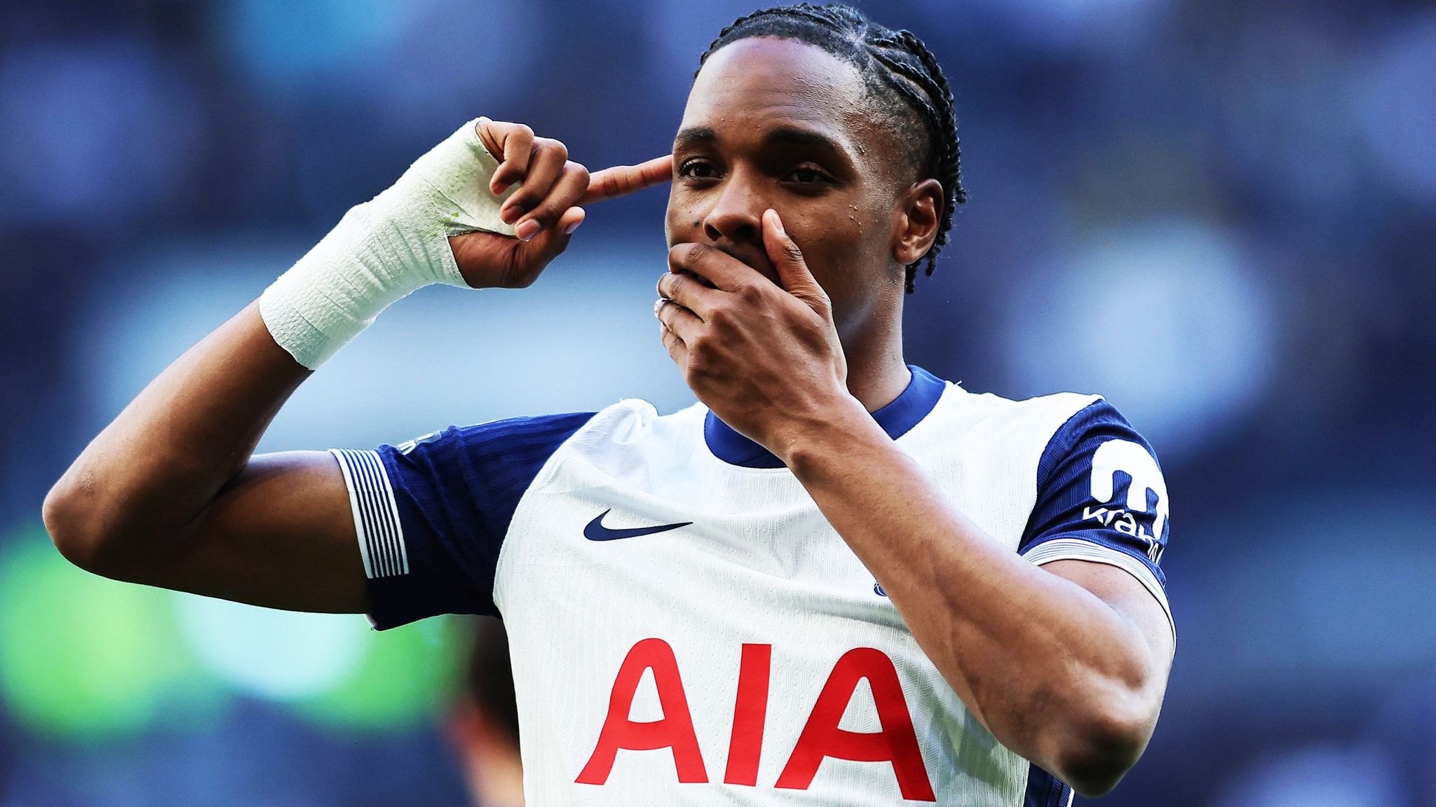 Mathys Tel wechselt vom FC Bayern zu Tottenham Hotspur | Transfer ...