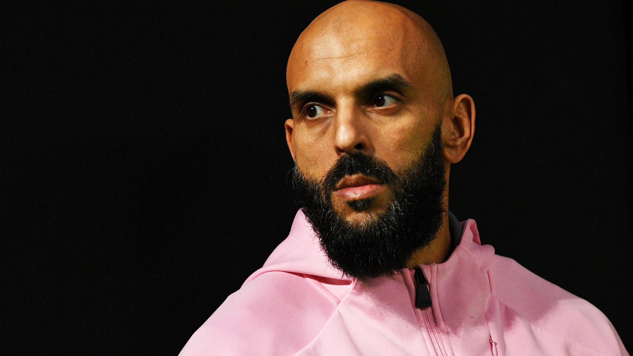 Messi-Bodyguard Yassine Cheuko vom Spielfeld verbannt | Fußball News ...