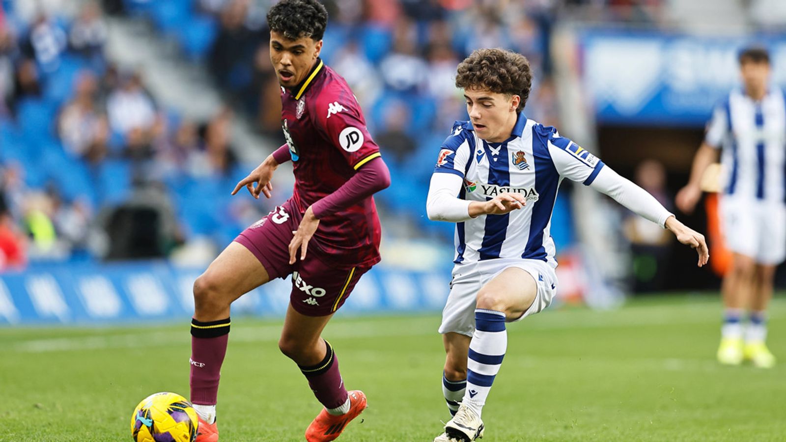 Adam Aznou kehrt für die Klub-WM vorzeitig zum FC Bayern zurück ...