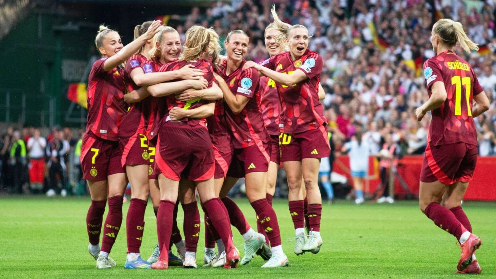 DFB-Frauen gewinnen gegen Niederlande und feiern Gruppensieg | Fußball News | Sky Sport