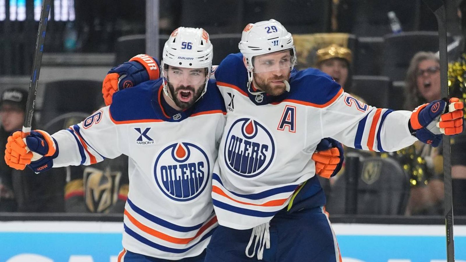 Leon Draisaitl gewinnt mit den Edmonton Oilers in den NHL-Playoffs ...